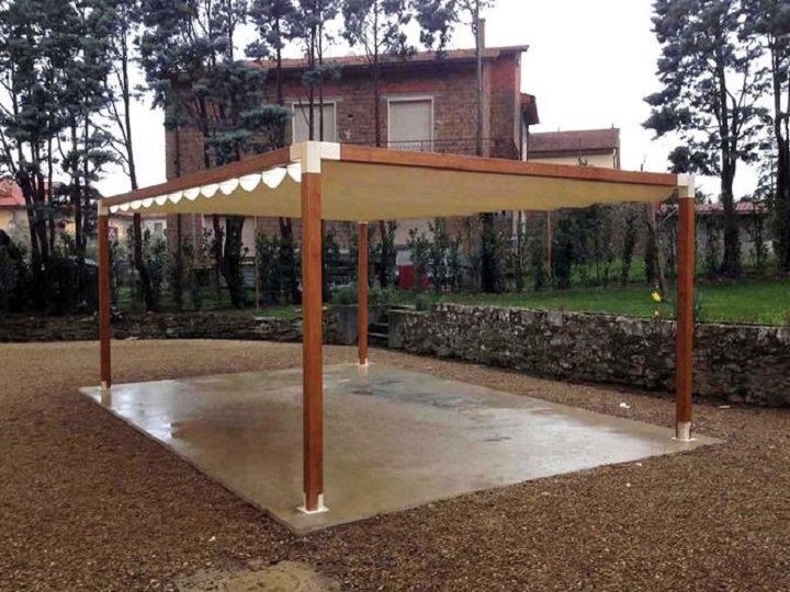 Pergole in legno lamellare,addossate,autoportanti,su misura