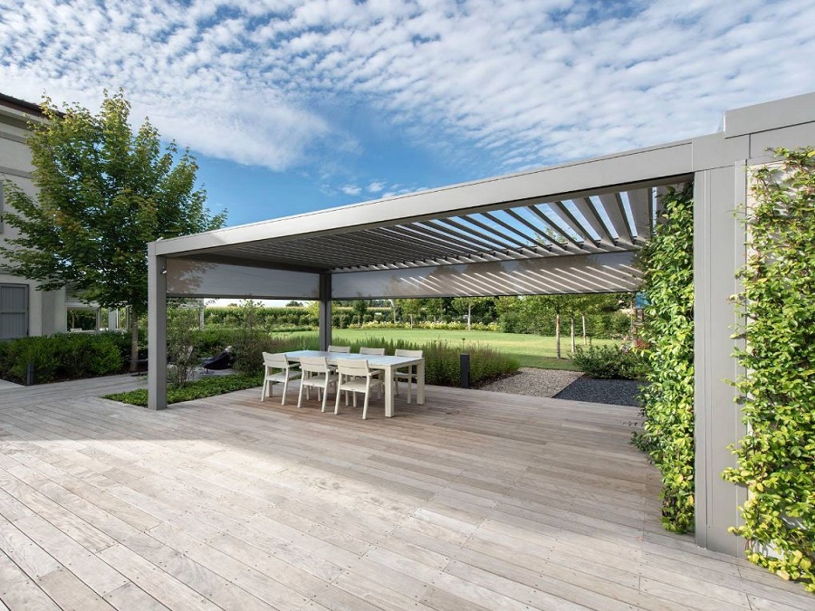 Pergole bioclimatiche retrattili con lamelle orientabili