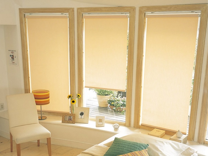 TENDE A RULLO PER INTERNI: TENDE A RULLO PER FINESTRE