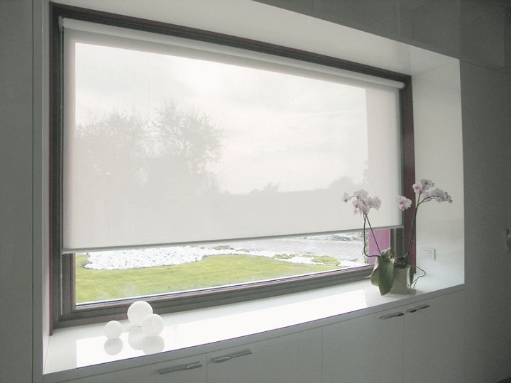 TENDE A RULLO PER INTERNI: TENDE A RULLO PER FINESTRE