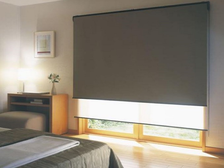 Tende oscuranti a rullo su misura per interni per finestre